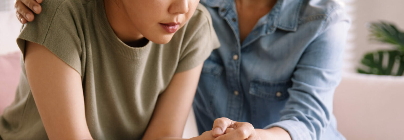 How to Help Someone Having an Anxiety Attack | Peaks Recovery Centers